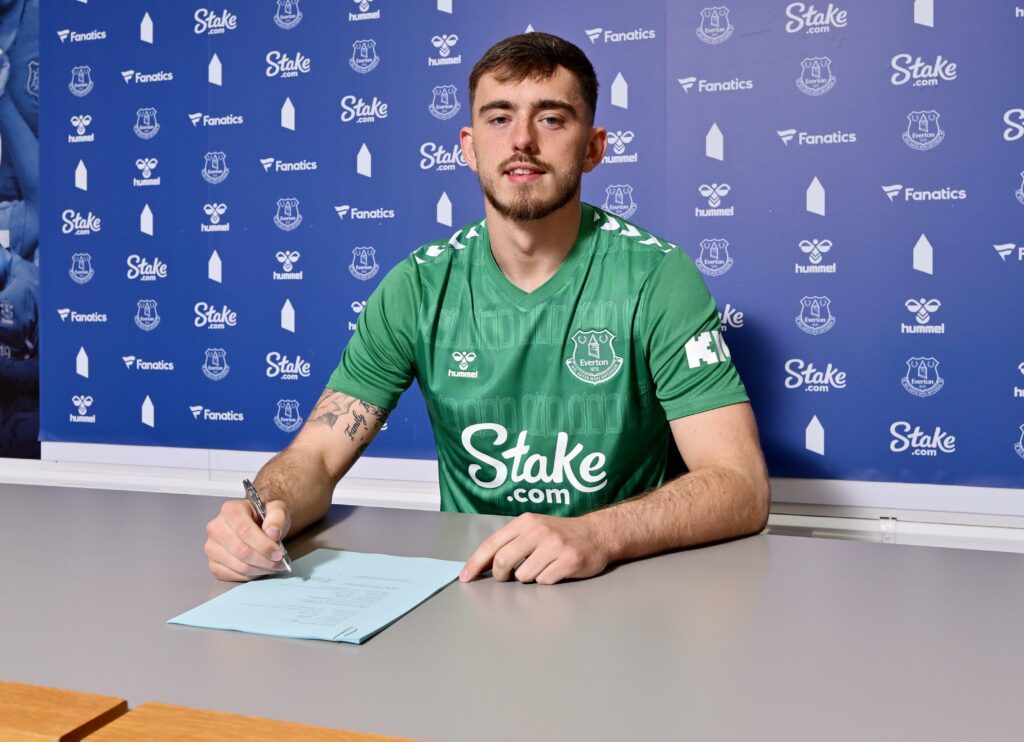 News | Harry Tyrere Signs New Everton Contract! - The Toffee Blues